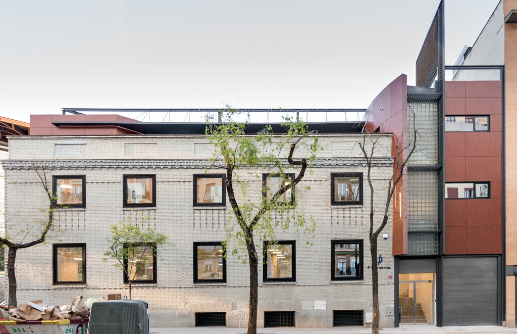 De antiguo edificio industrial a oficinas de última generación - Antana